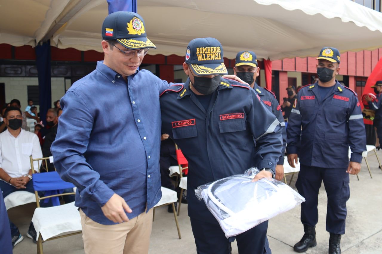 Alcalde Fuenmayor dotó de equipos especializados al Cuerpo de Bomberos de Valencia - Yvke ...