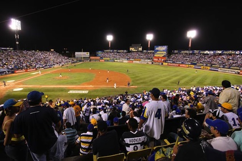 ¡Play Ball! Hoy arranca el beisbol profesional venezolano - Yvke ...