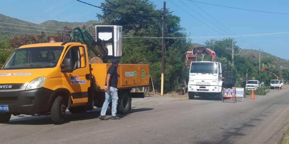 Alcalde David Caraballo trabaja en la optimización del alumbrado ...