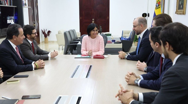Delcy Rodríguez se reunió con directivos de la Bolsa de Valores de Caracas
