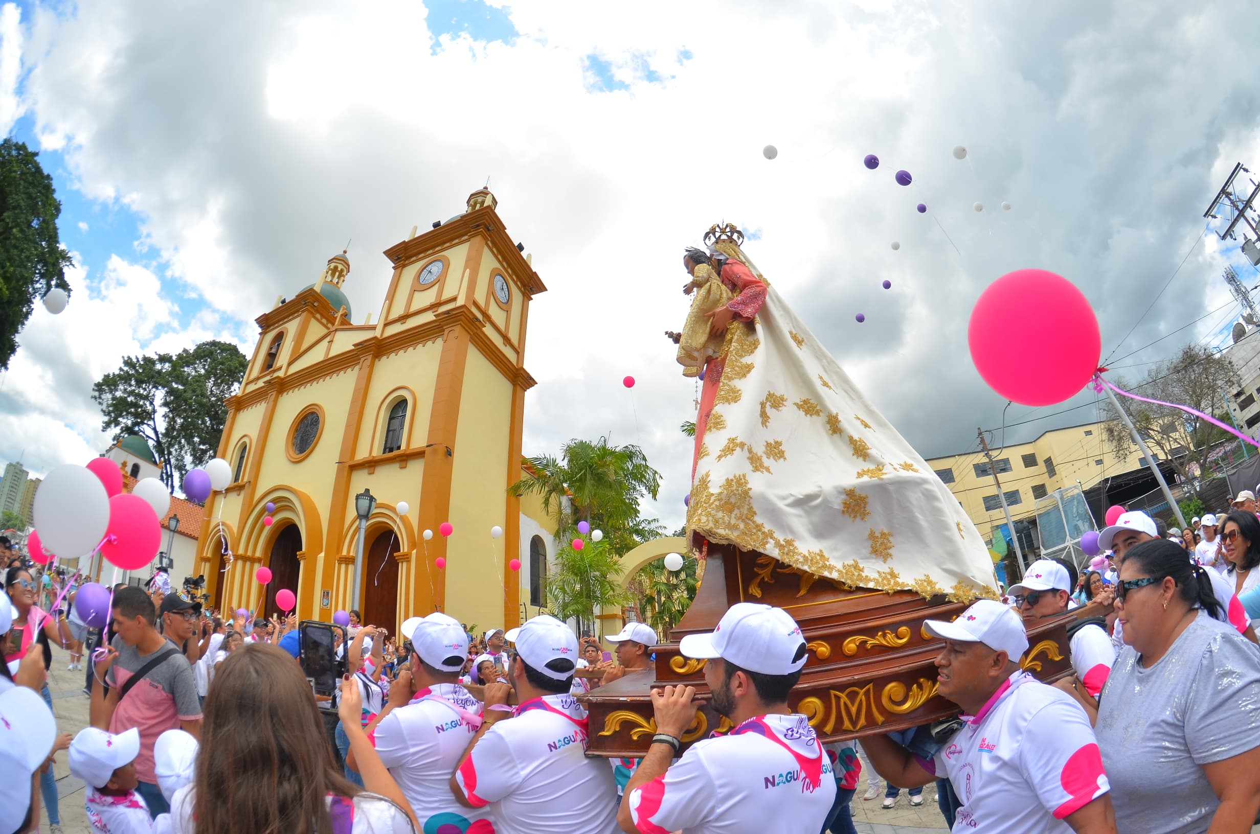 En Naguanagua feligreses acompañaron a su Santa Patrona