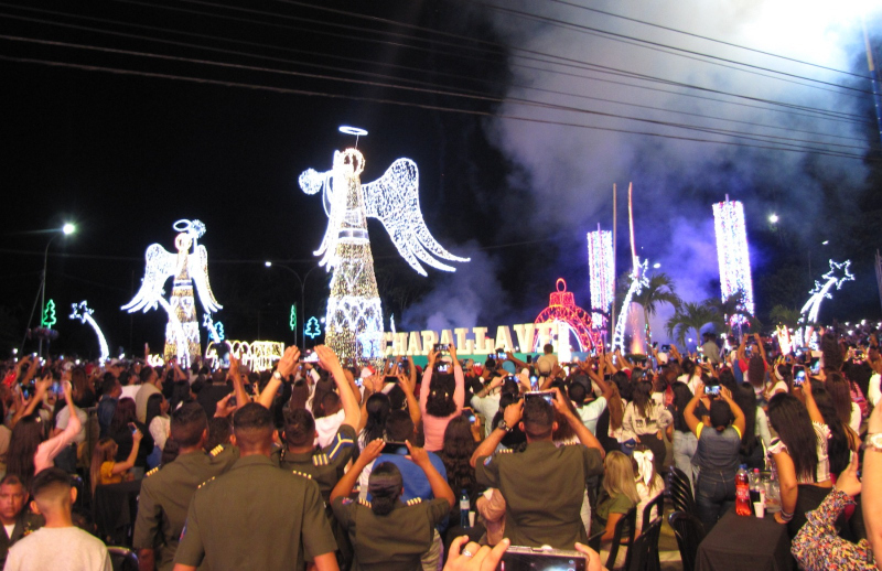 Más de 30 mil tuyeros disfrutaron en familia el tercer encendido de la ...