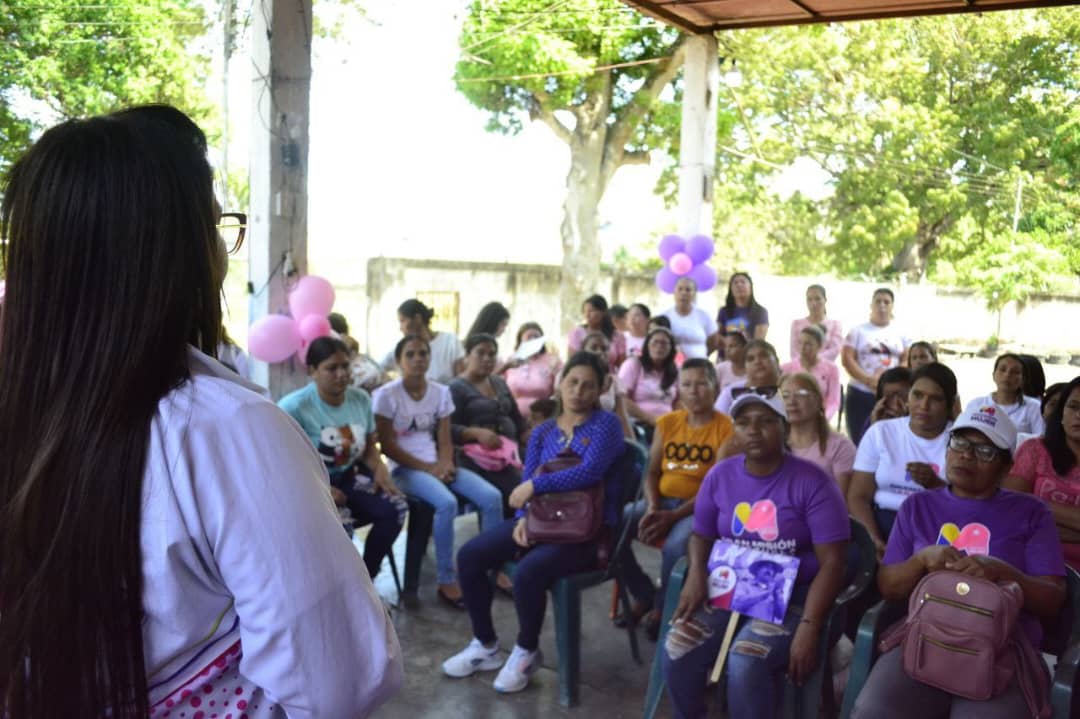 Banco comunal en Sucre recibió recursos financieros por Banmujer - Yvke ...