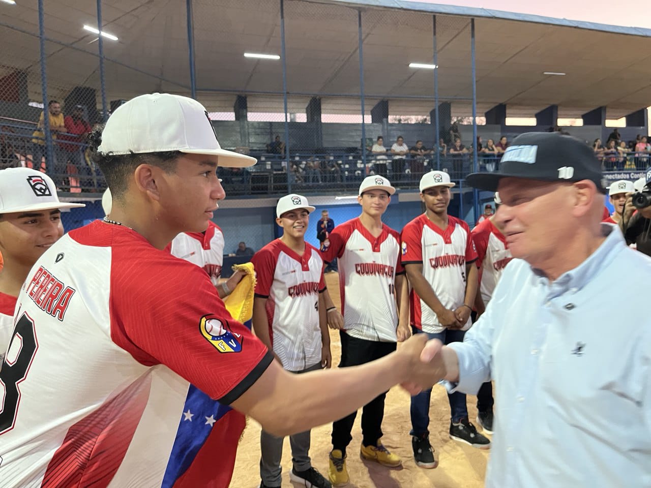 Liga de Beisbol Coquivacoa recibe Orden Antonio José de Sucre