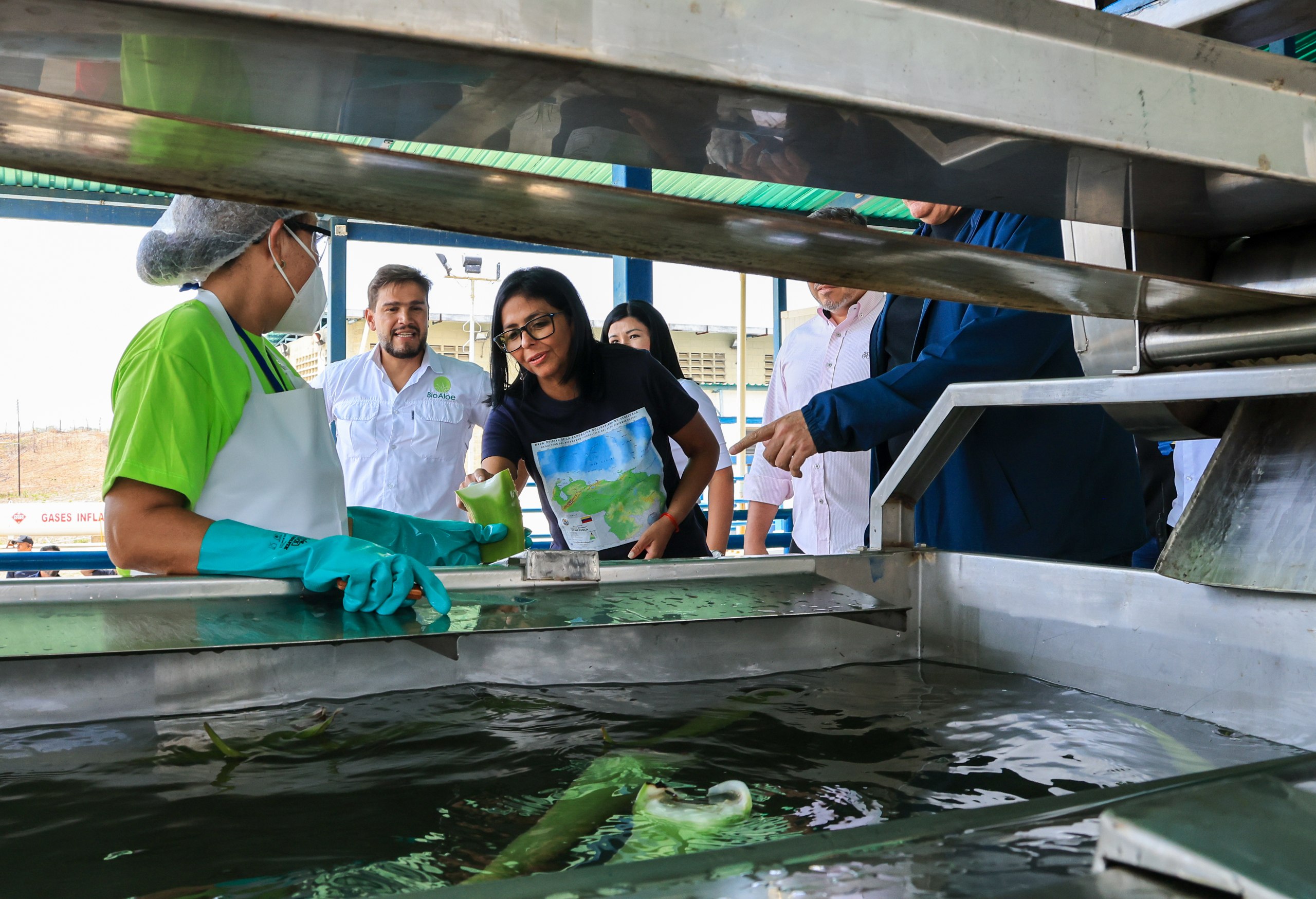 Delcy Rodríguez visita planta de sábila Bio Aloe