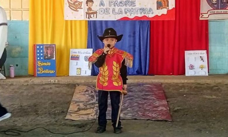 Feria del Libro cierra con tributo a Simón Bolívar